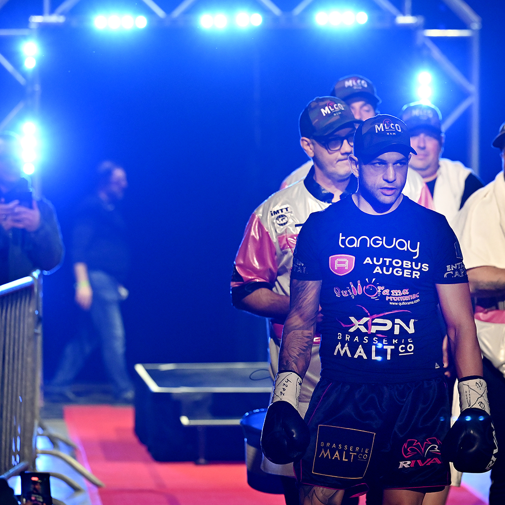 Combat de boxe de Sebastien Bouchard contre Jan-Michael Poulin. - Média Photos Charlevoix