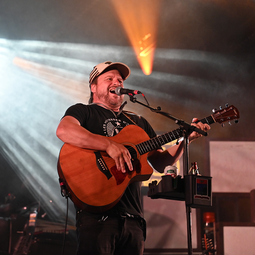 Québec Redneck Bluegrass Project fait la fête avec un site du Festif ...