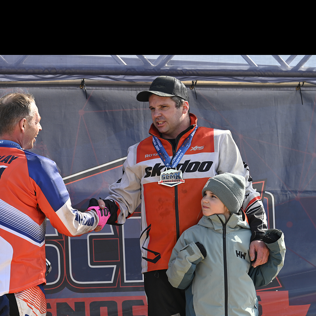 Championnat provincial SCMX Snocross Charlevoix : 3 podiums pour Simon Dufour. - Média Photos ...